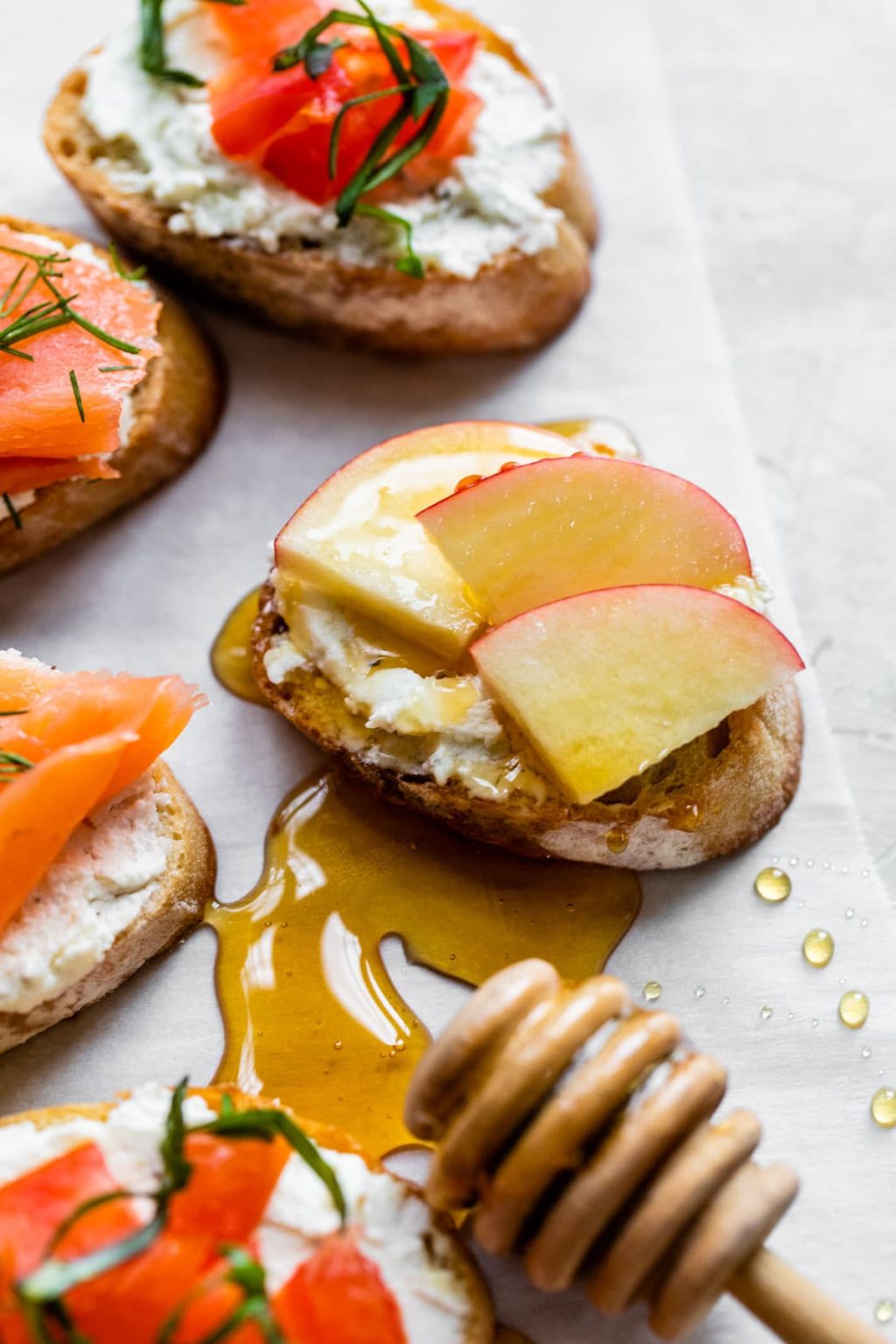 Whipped Feta Crostini {Quick Appetizer Recipe!} – WellPlated.com