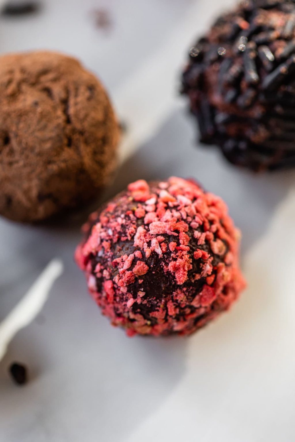 Red Wine Truffles {Easy Chocolate Truffle Recipe} – WellPlated.com