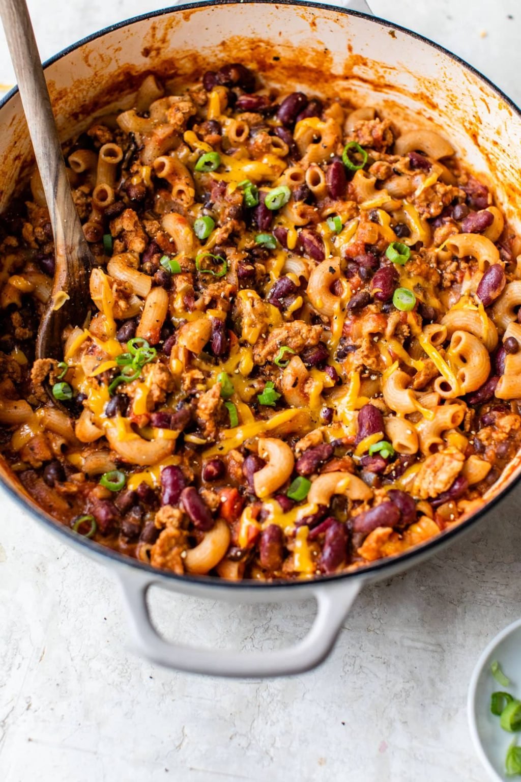 Chili Mac and Cheese {30-Minute One Pot Meal} – WellPlated.com