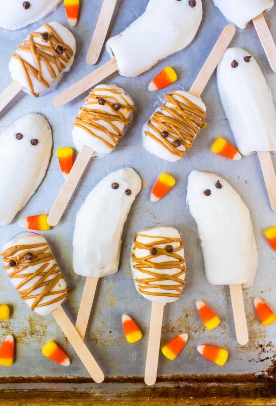 Halloween Banana Popsicles {Healthy and Fun!} - WellPlated.com