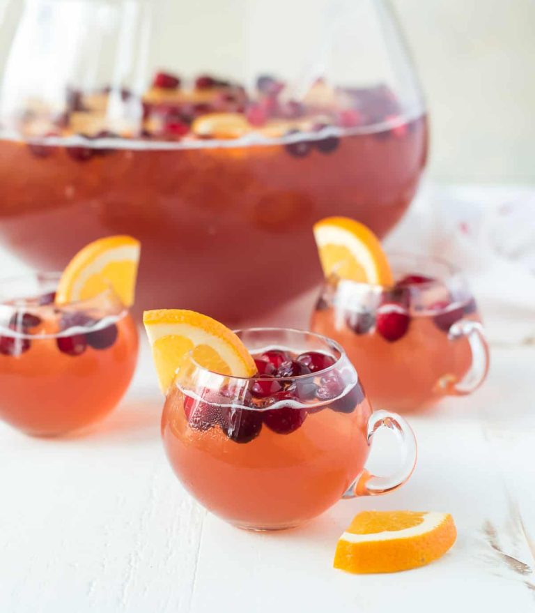 Christmas Punch {Best Batch Holiday Cocktail} – WellPlated.com