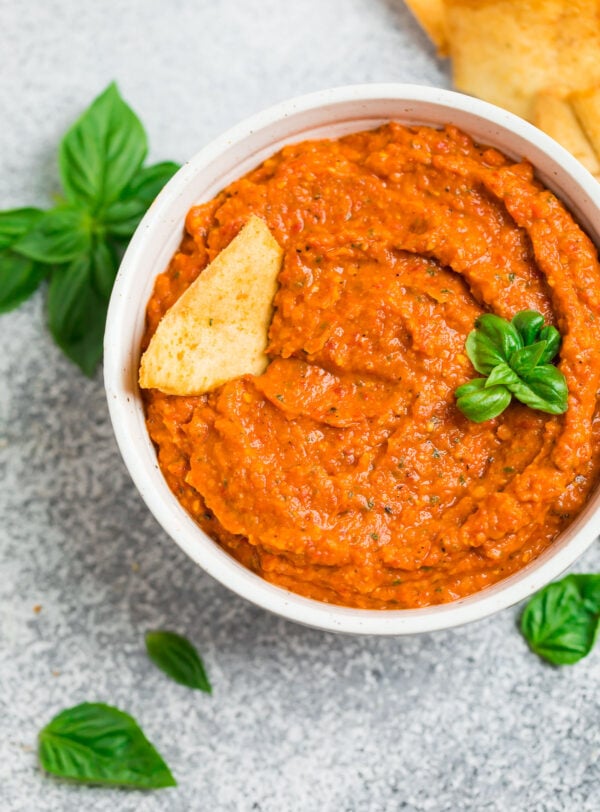 Roasted Red Pepper Dip {Easy and Healthy!} – WellPlated.com