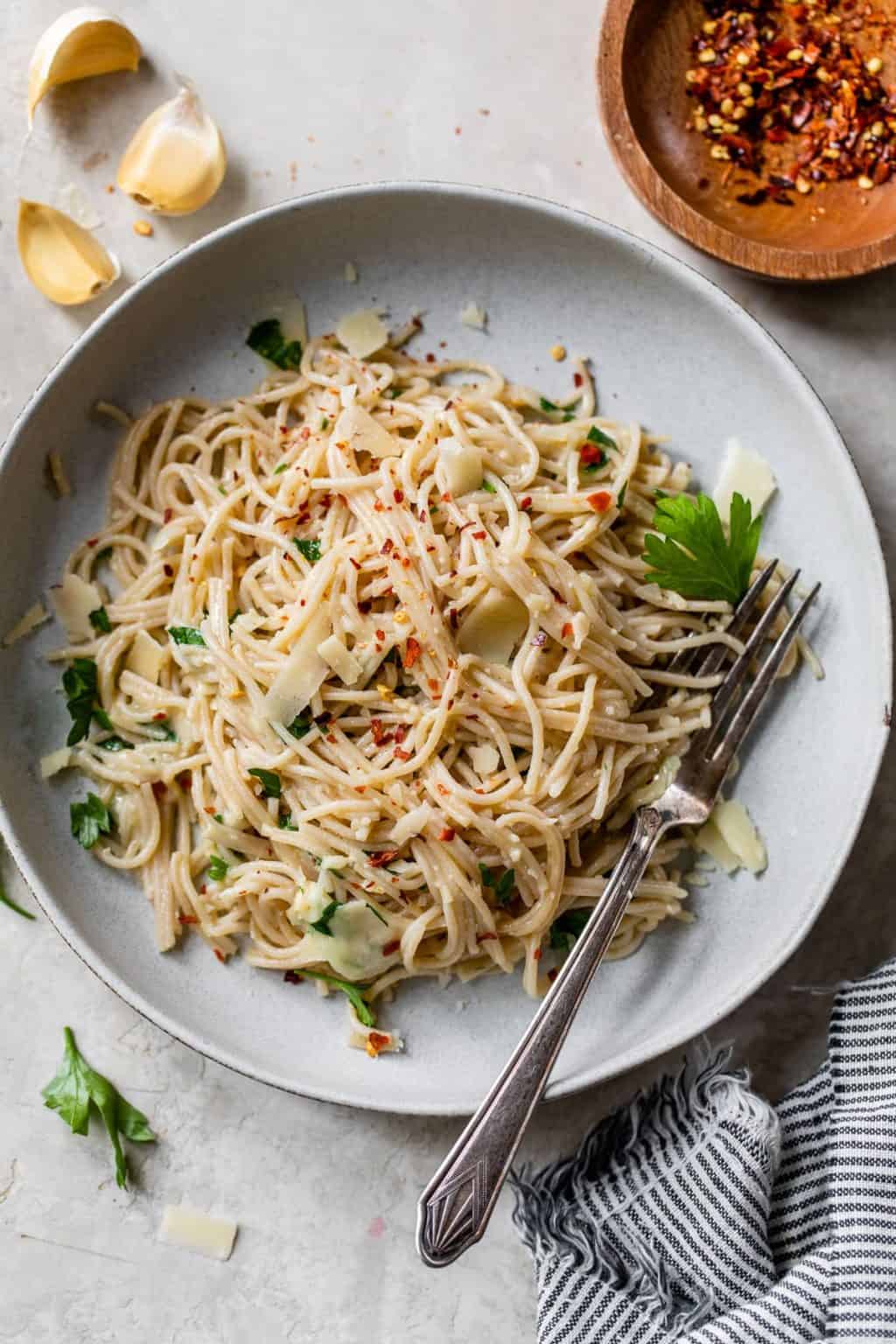 Garlic Pasta with Parmesan and Olive Oil – WellPlated.com