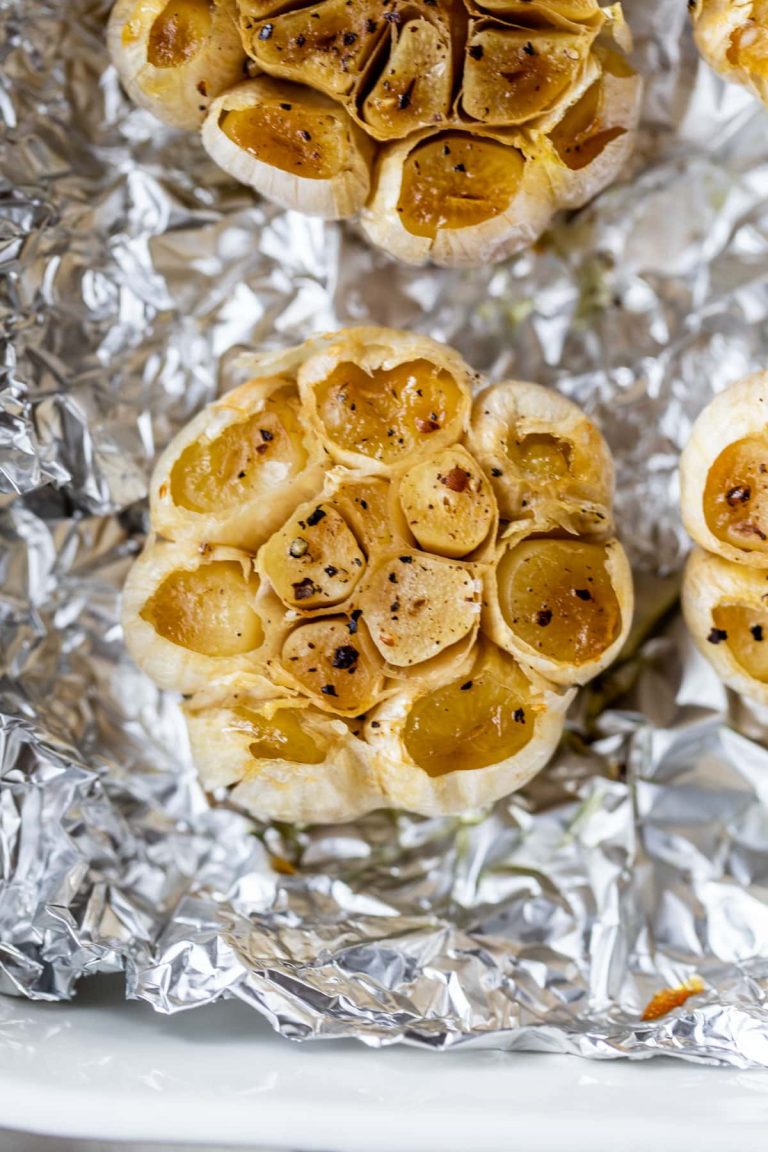 How to Roast Garlic – WellPlated.com