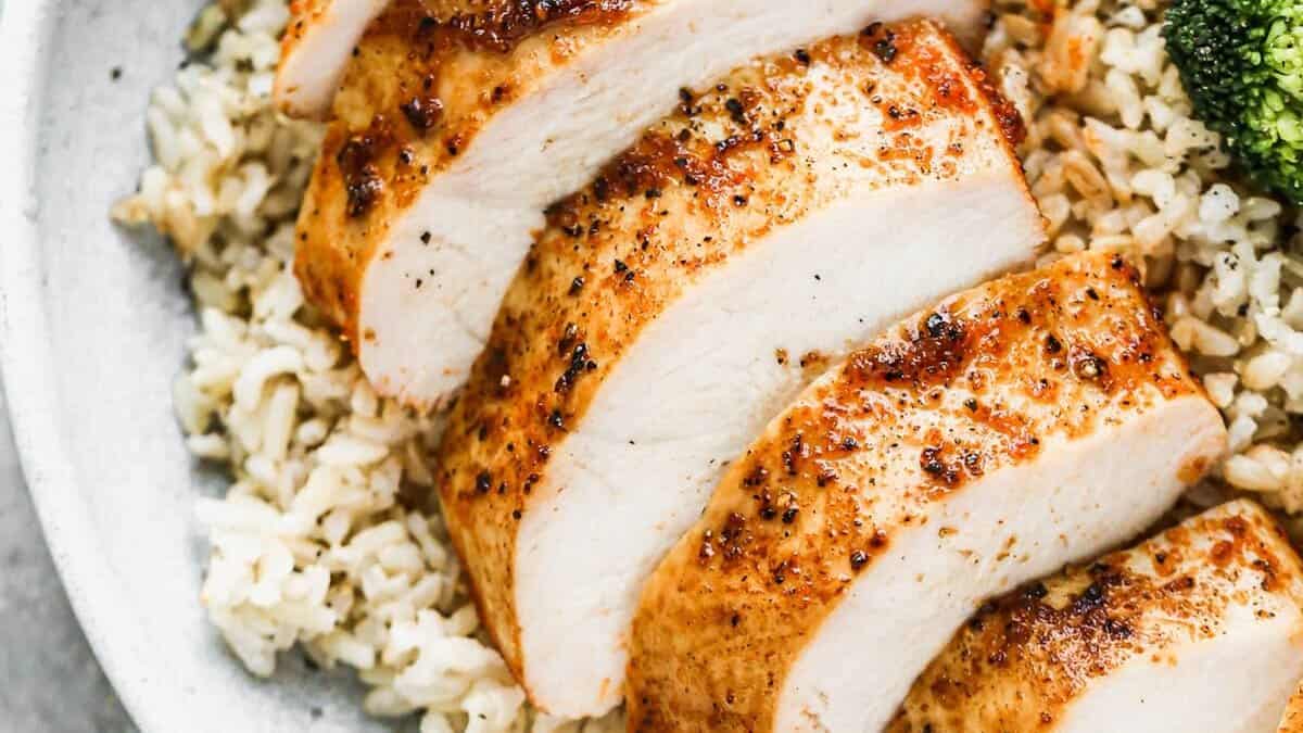 How to Bake Chicken Breast (Juicy Every Time) – WellPlated.com